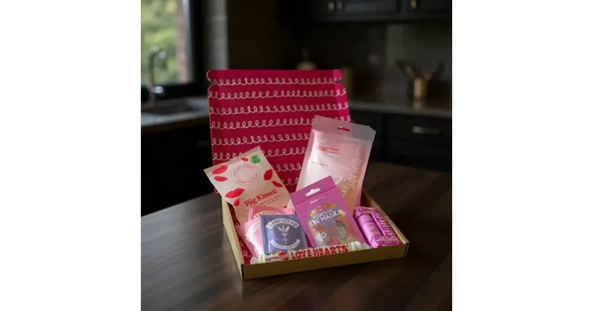 Penny Post Pamper Hamper | Free Delivery! | MakeHampers